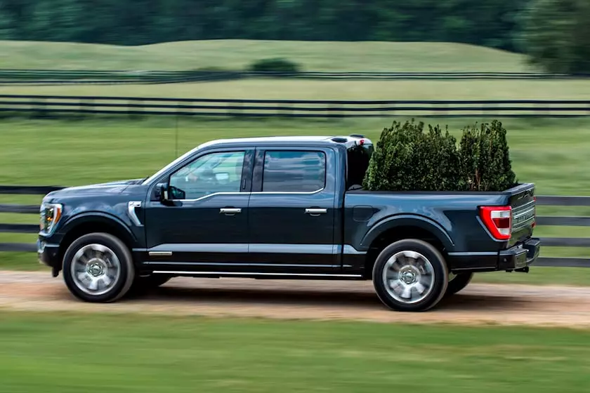 2021-2022 Ford F-150 bočni pogled za vožnju