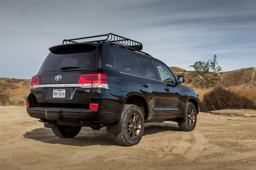 2020-2021 Toyota Land Cruiser skats no aizmugures leņķa