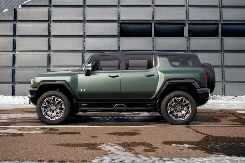 2024 GMC Hummer SUV පැති දසුන