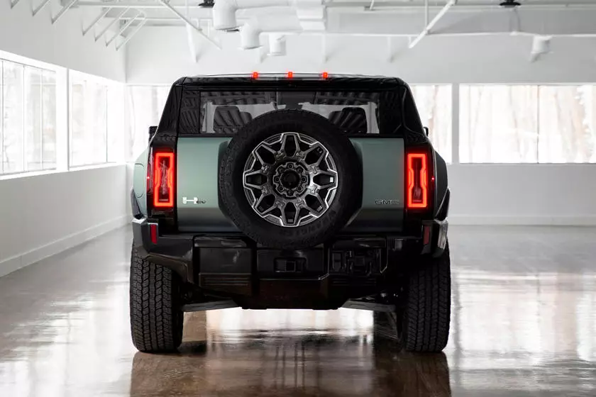 2024 GMC Hummer SUV SUV Заден поглед