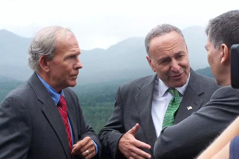 Chuck Schumer wil dat iedereen een elektrische auto koopt 31536_1