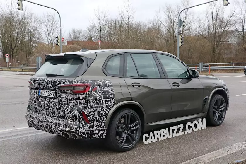 Faceliftované BMW X5 M Spotted Hiding Behind Fresh Camo 3154_10