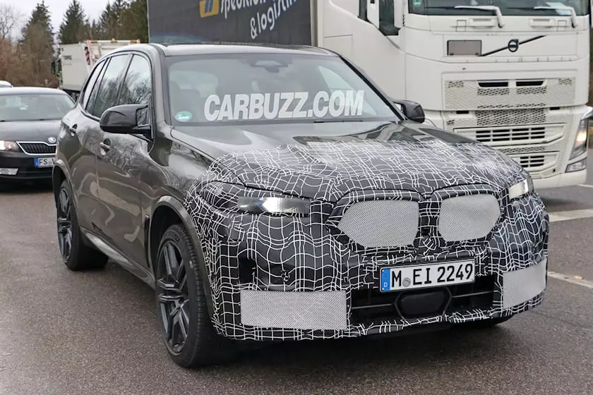 Facelifted BMW X5 M Spotted Ħabi Wara Camo Frisk 3154_7