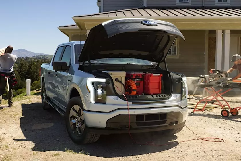 2022 Ford F-150 لائٹننگ کارگو روم