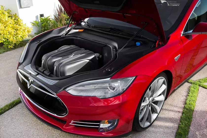 Espazo do tronco do Tesla Model S 2012-2016