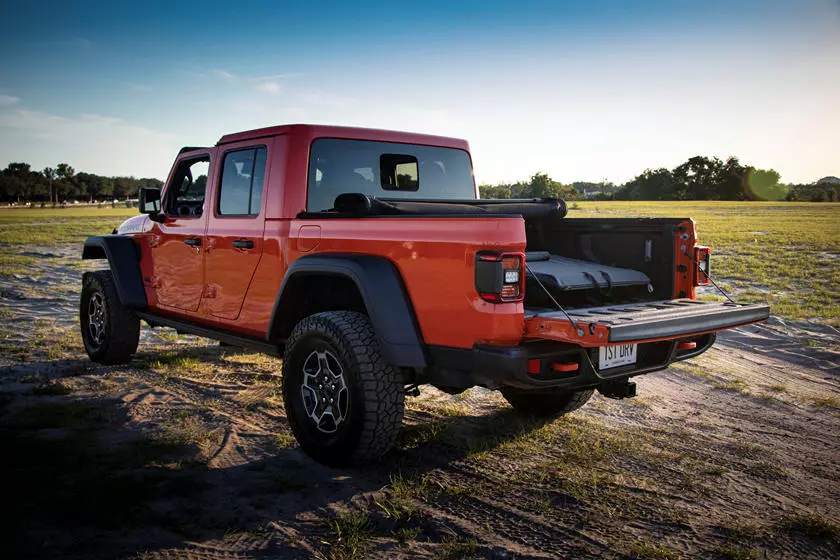 2020-2021 Jeep Gladiator Pandangan Belakang