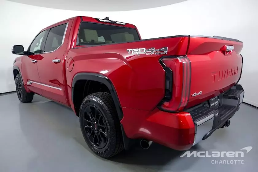 Дилери девона Toyota Tundra Edition 1794-ро бо нархи 100 000 доллар мефурӯшад 31685_2