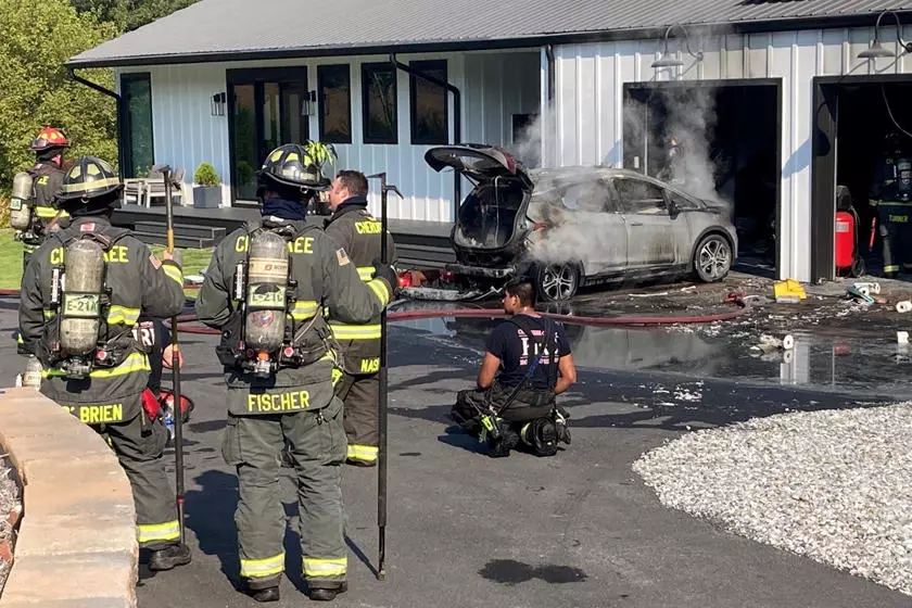 Eigenaar Chevy Bolt negeerde waarschuwingen en brandde bijna huis af 31706_1