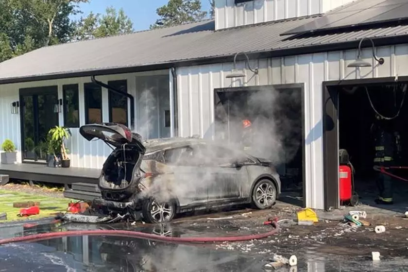 Eigenaar Chevy Bolt negeerde waarschuwingen en brandde bijna huis af 31706_3