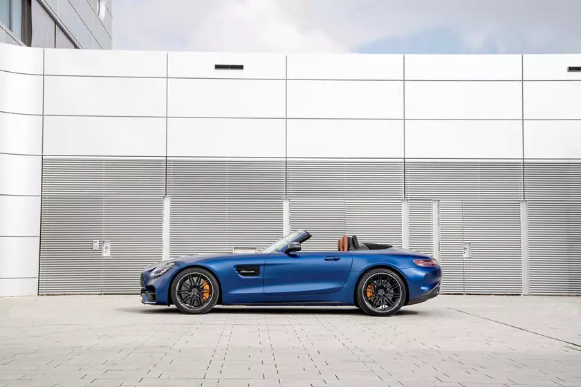 2020 Mercedes-Benz AMG GT 로드스터 오픈 탑