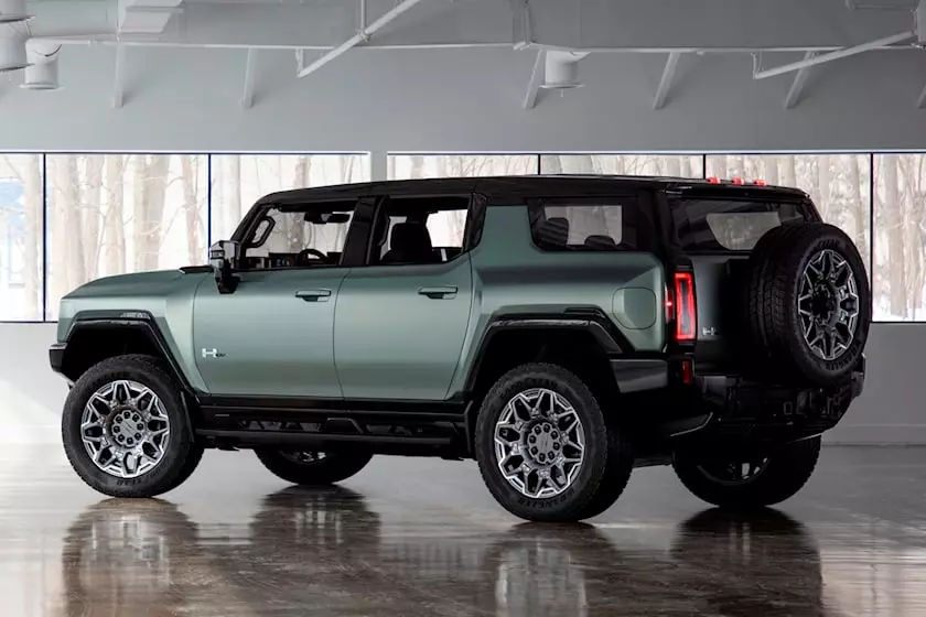 Tampilan Samping SUV GMC Hummer 2024