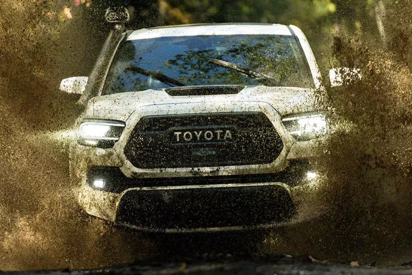 2020. aasta Toyota Tacoma TRD Pro on esmaklassiline 31760_4