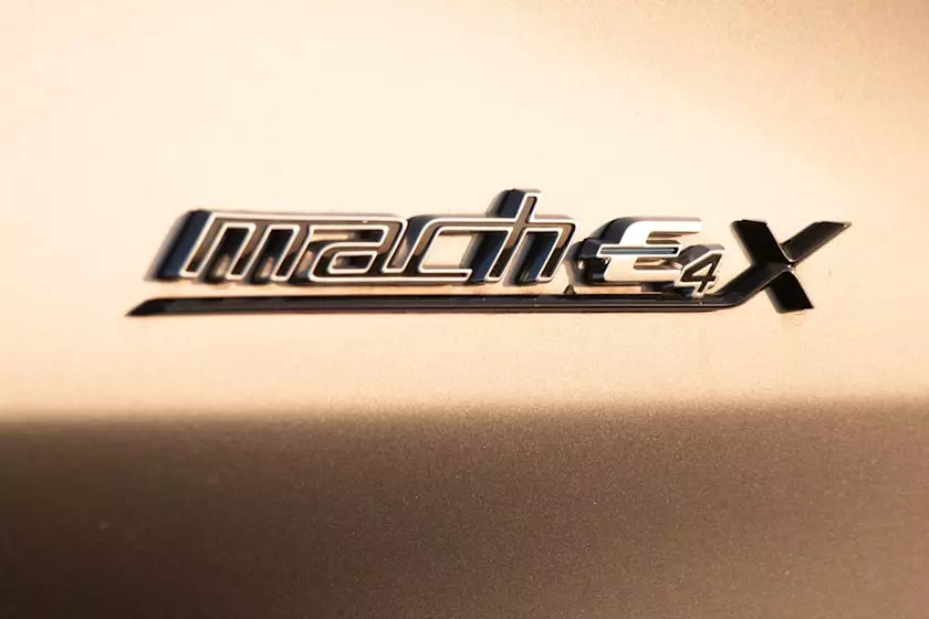 2021-2022 Ford Mustang Mach-E ਬੈਜ