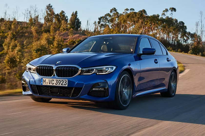 2019-2021 BMW 3 Серия Седан Изглед отпред Шофиране