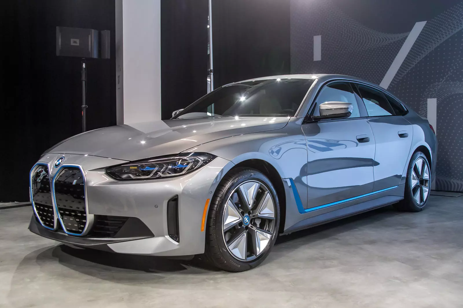 2022 BMW i4 පළමු පෙනුම සමාලෝචනය: වෙනසක් පැමිණ ඇත