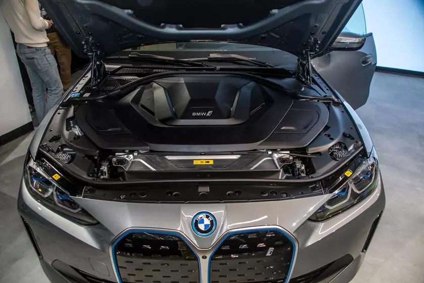 2022 BMW i4 Kuyang'ana Koyamba: Kusintha Kwafika 3190_14