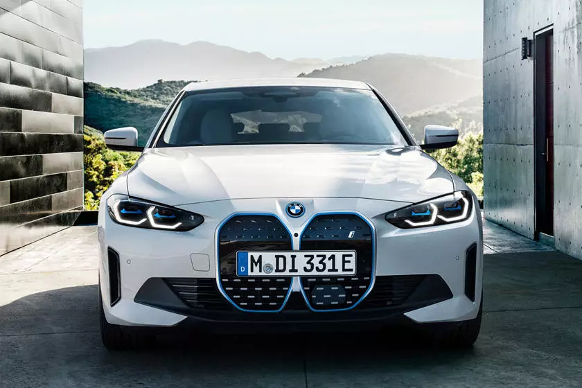 2022 m. BMW i4 vaizdas iš priekio