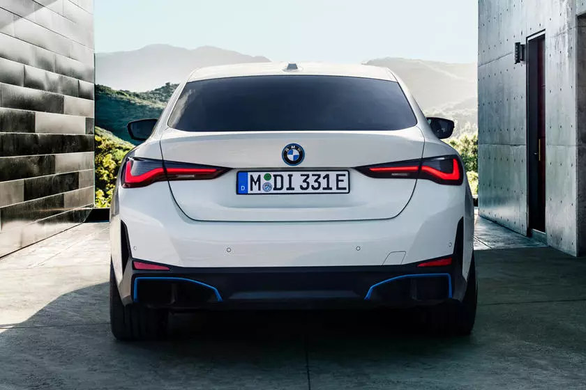 2022 BMW i4 უკანა ხედი