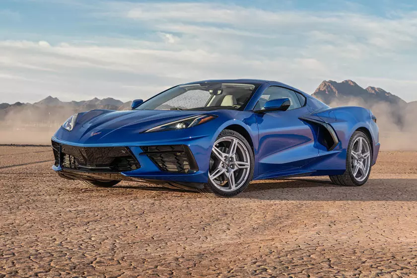 2020-2021 Chevrolet Corvette C8 अगाडि कोण दृश्य