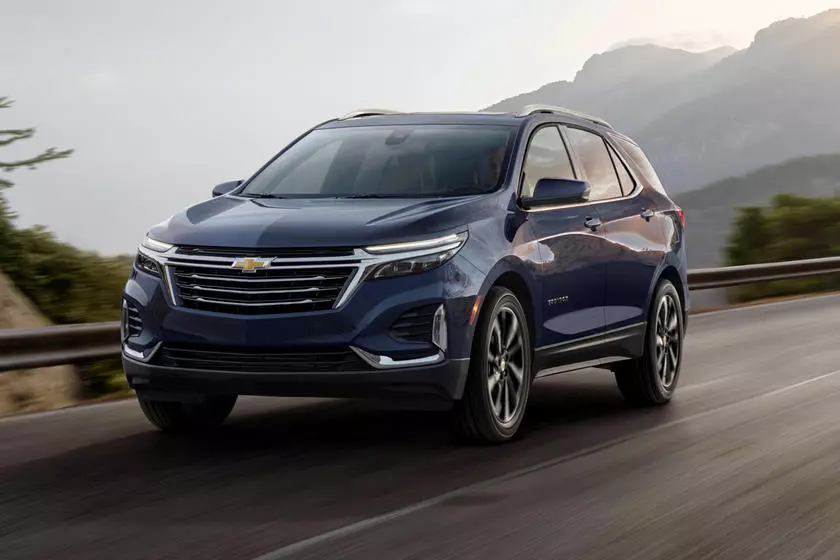 2022-es Chevrolet Equinox elölnézeti vezetés