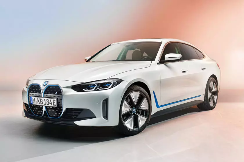 2022 BMW i4 Урд өнцгөөс харах