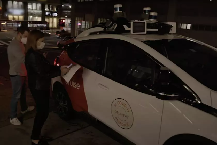 Sjoch Mary Barra Take A Spin In A Driverless Chevrolet Bolt 32041_1