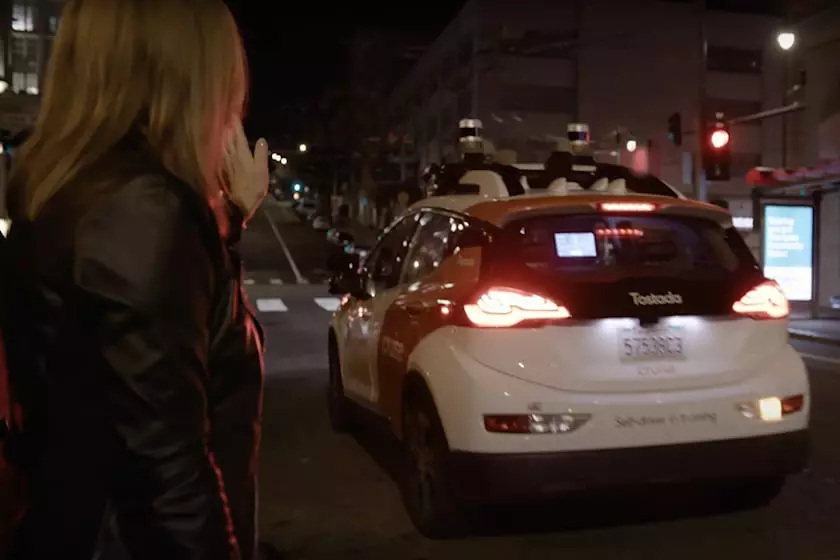 Guarda Mary Barra fare un giro in una Chevrolet Bolt senza conducente 32041_8