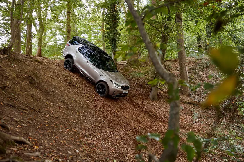 2021 Land Rover Discovery Reborn As Family Off-Roader 32054_14