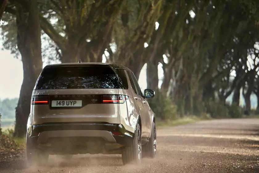 2021 Land Rover Discovery Reborn As Family Off-Roader 32054_3