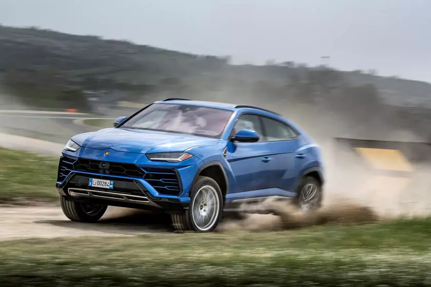 Lamborghini Urus dëshiron të godasë Bentley Bentayga 32110_4