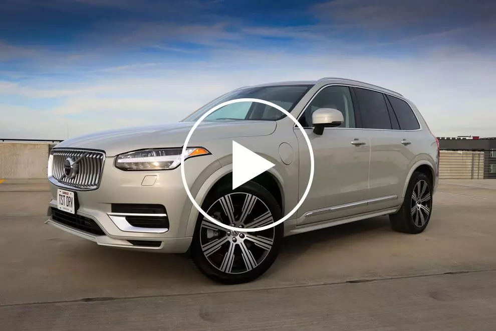 5 Dahilan Kung Bakit Ang Volvo XC90 ang Perpektong Road Trip Car