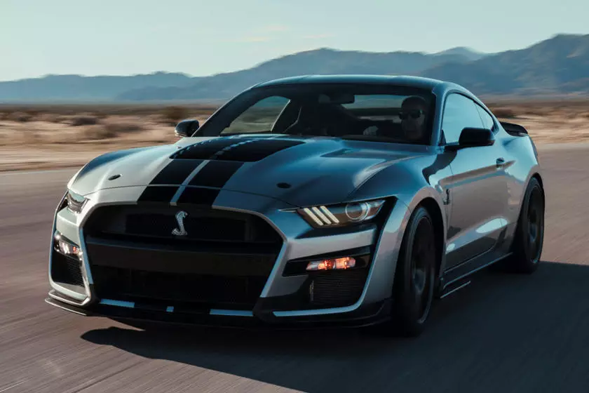 2020-2021 ፎርድ ሼልቢ GT500 Mustang የፊት እይታ መንዳት
