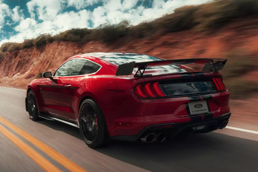 2020-2021 ፎርድ ሼልቢ GT500 Mustang የኋላ እይታ መንዳት