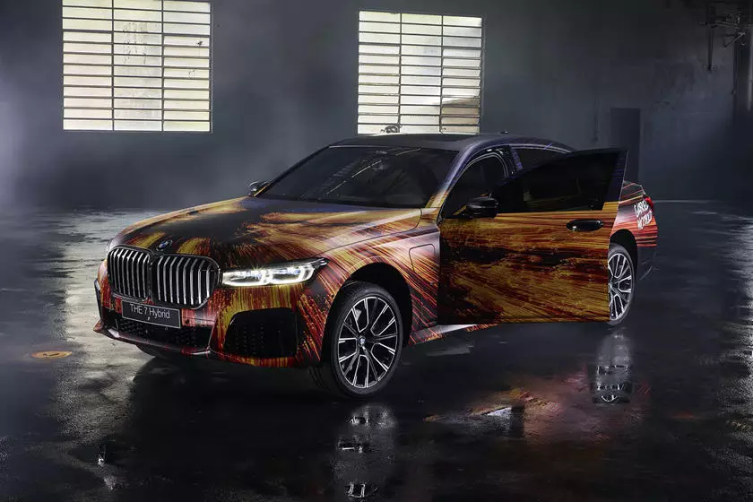 නවතම BMW කලා මෝටර් රථය විද්‍යුත්කරණය කරයි 32394_4