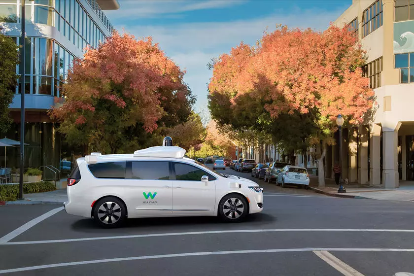 Waymo bewiist dat robots bettere bestjoerders binne as minsken 3241_2