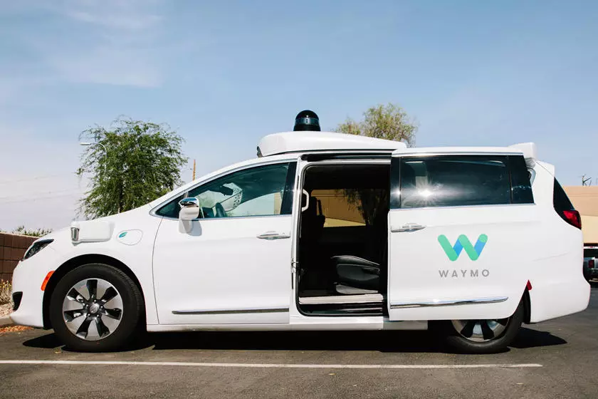 Waymo robotlar odamlardan ko'ra yaxshiroq haydovchi ekanligini isbotladi 3241_3