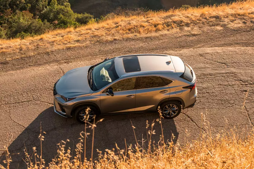 Vista superior del Lexus NX 2018-2021