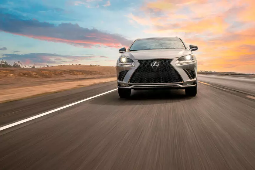 2018-2021 Lexus NX فرنٽ View ڊرائيونگ