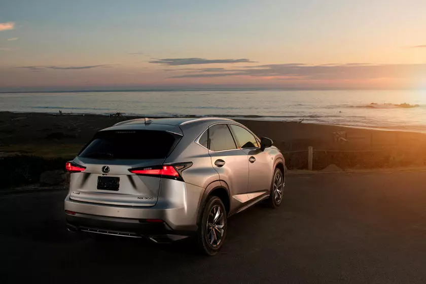 2018-2021 Lexus NX Agterhoekaansig