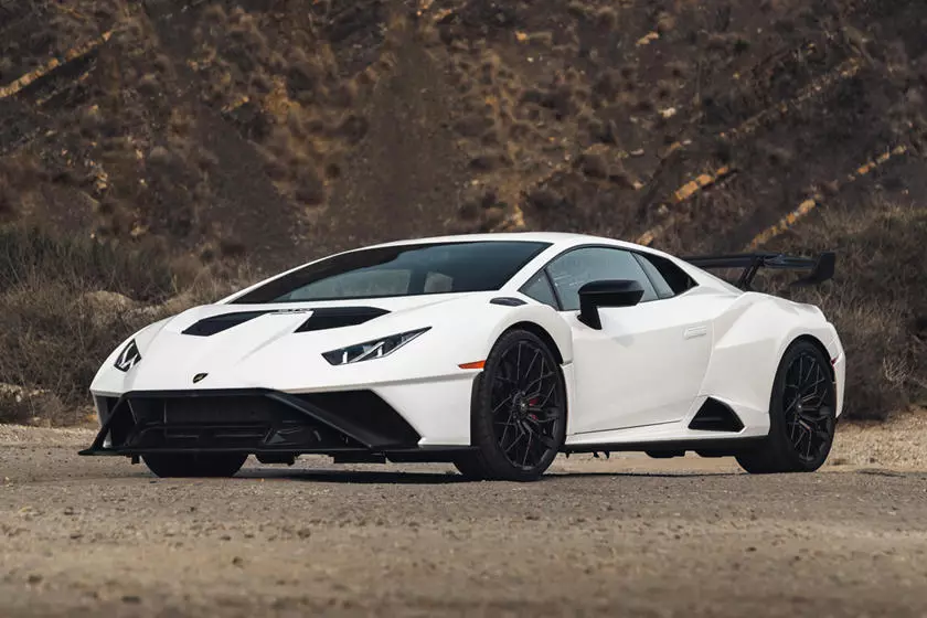 Kako je Lamborghini Huracan STO naredil za cestni dirkalnik 3266_26