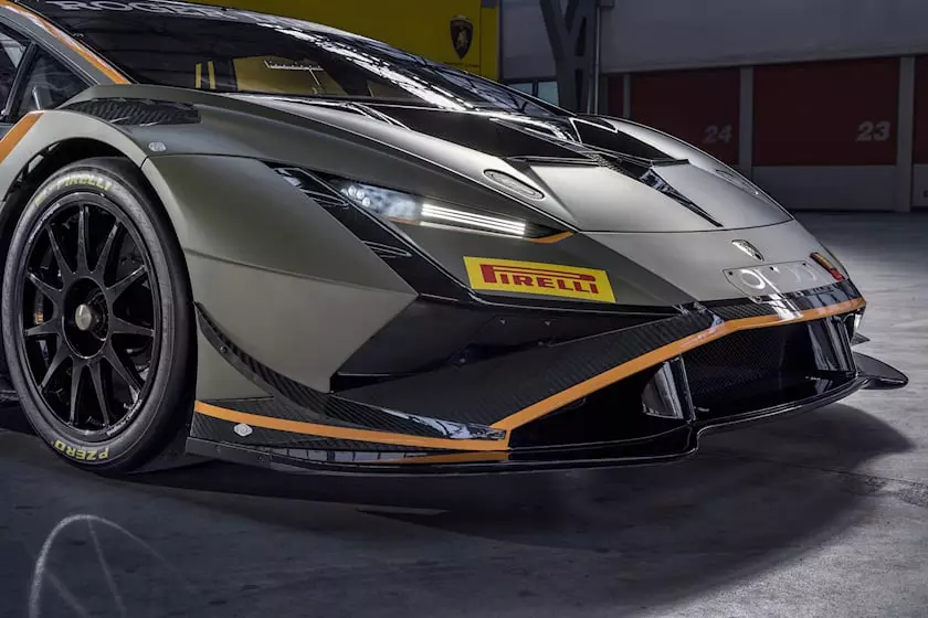 Lamborghini-н хамгийн хатуу гудамжны машинд урам зориг өгсөн уралдаанчидтай танилц 3267_6