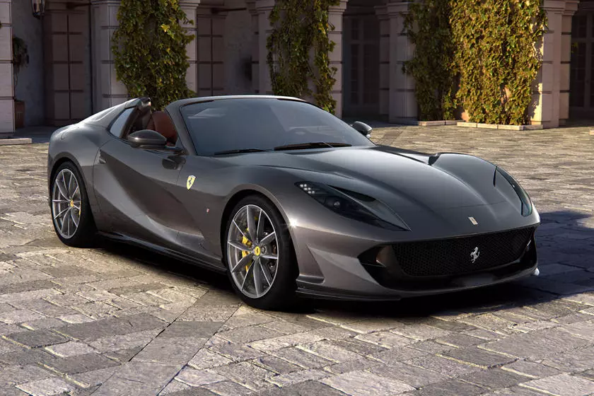 2020. gada Ferrari 812 GTS skats no priekšpuses