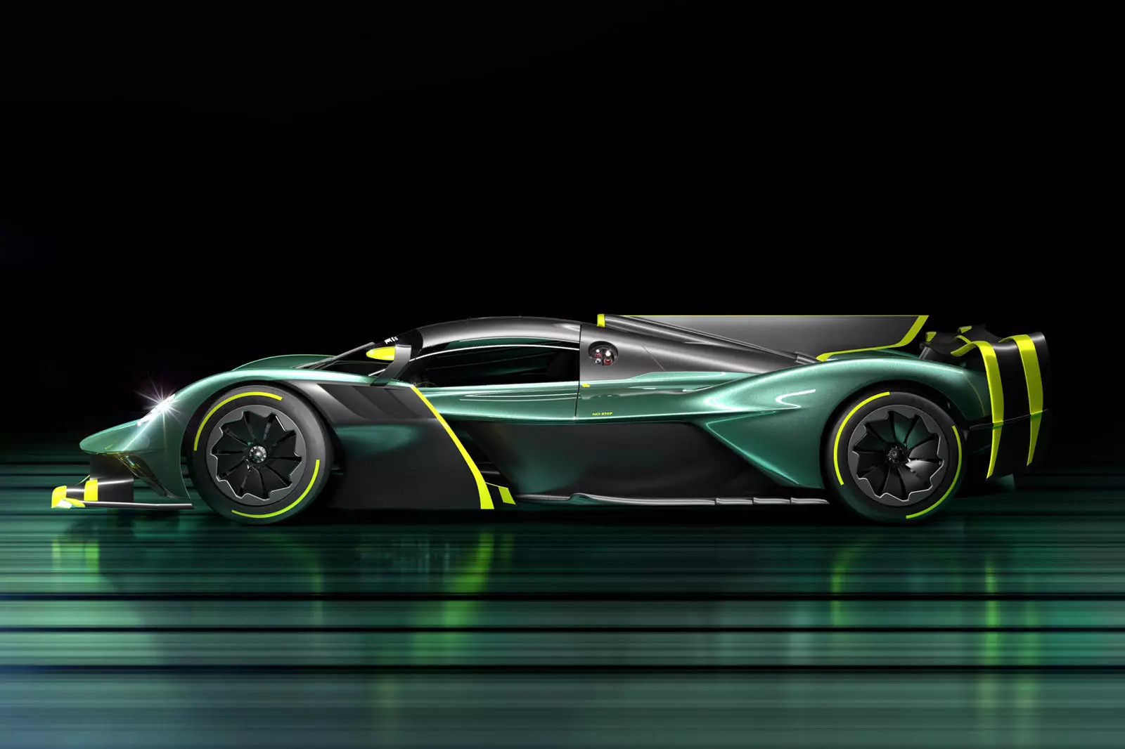 Yn cyflwyno'r 1,000-HP Aston Martin Valkyrie AMR Pro