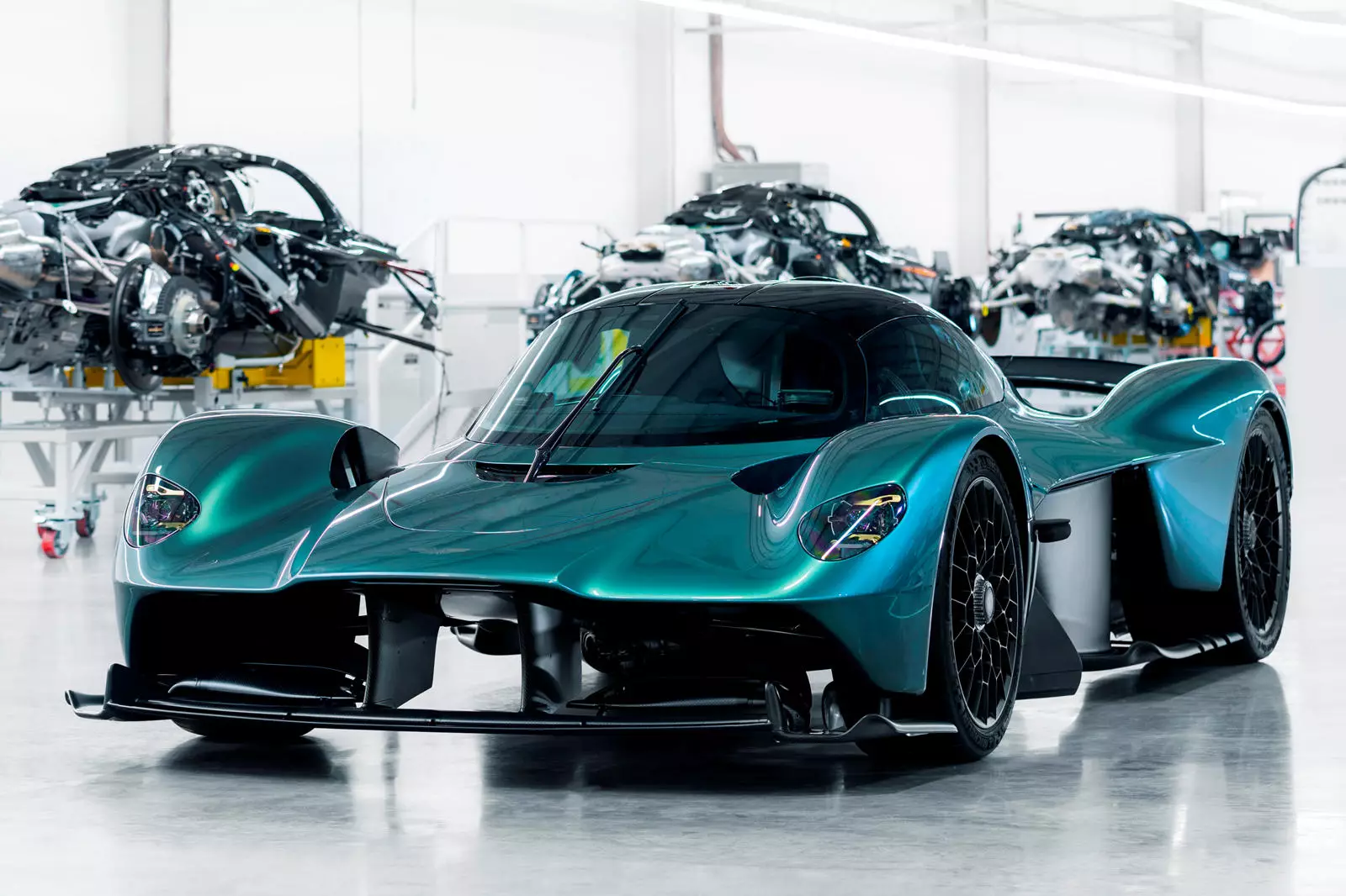 Sa katapusan, Natukod na ang Unang Kustomer sa Aston Martin nga si Valkyrie