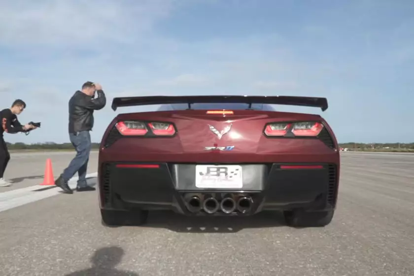 Mireu un Chevrolet Corvette ZR1 que arriba a 214 MPH amb facilitat 32957_2