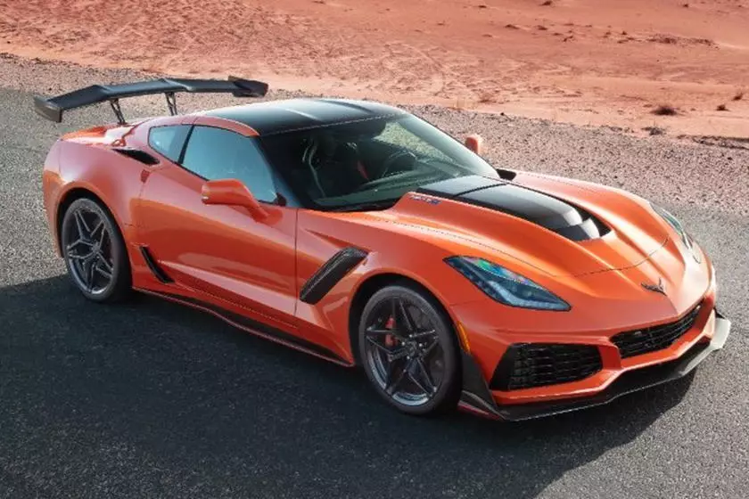 2019 Chevrolet Corvette ZR1 Coupe Vista d'angle frontal