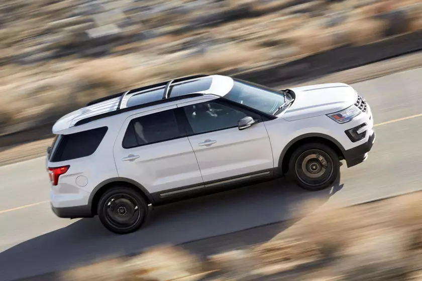 2016-2017 Ford Explorer In Motion