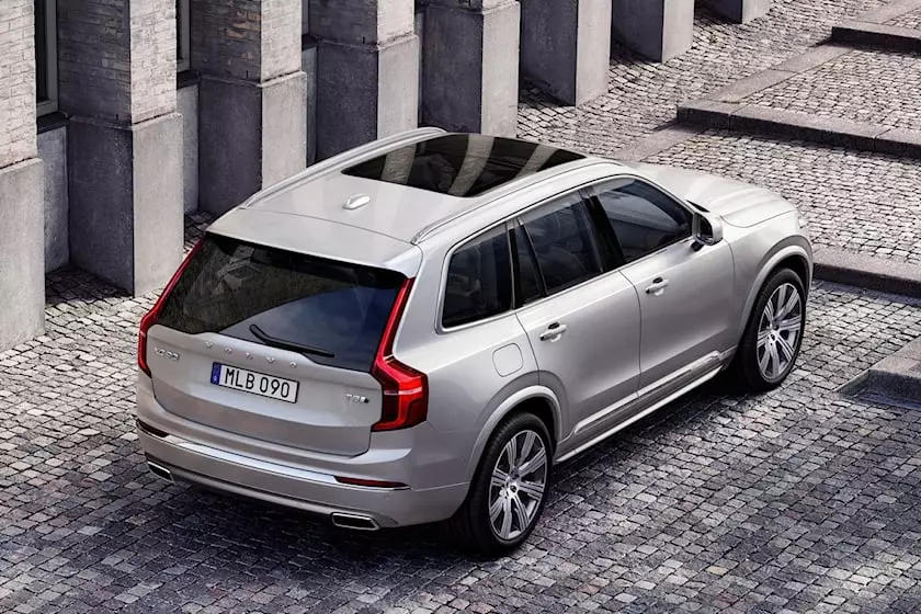 2020-2022 Volvo XC90 View Out Back