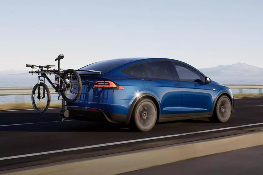 2021 Tesla Model X Plaid Tylna perspektywa jazdy