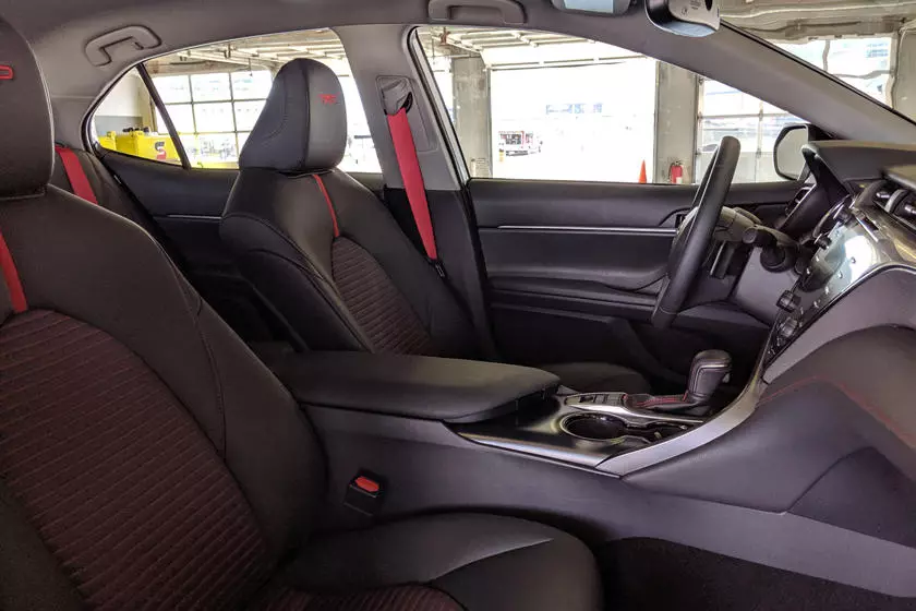 Revisión del primer manejo del Toyota Camry TRD 2020: ha llegado su Camry deportivo 33021_14